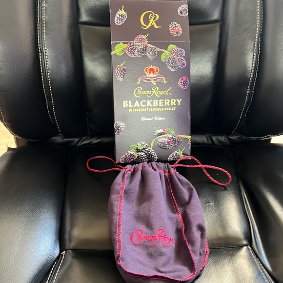 crown royal | Accessories | New Crown Royal Blackberry Gift Box And Bag ...